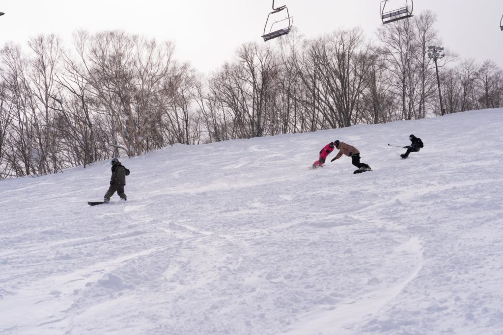 全国的に春の予感も白馬はパウダー三昧だった「BACKSIDE SESSION #3」＠栂池高原ルポ | BACKSIDE (バックサイド) | スノーボード・ウェブマガジン