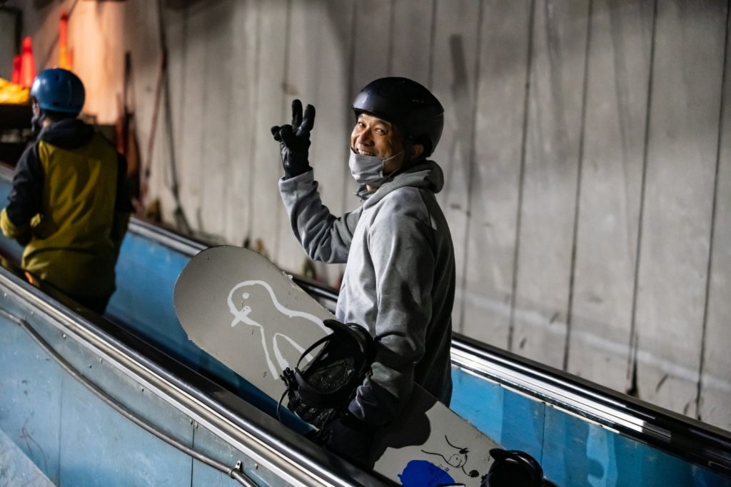 オッサン＆オリンピアンがパイプで飛びまくった「BACKSIDE SESSION ＃7」＠カムイみさかルポ | BACKSIDE (バックサイド) | スノーボード・ウェブマガジン「BACKSIDE」