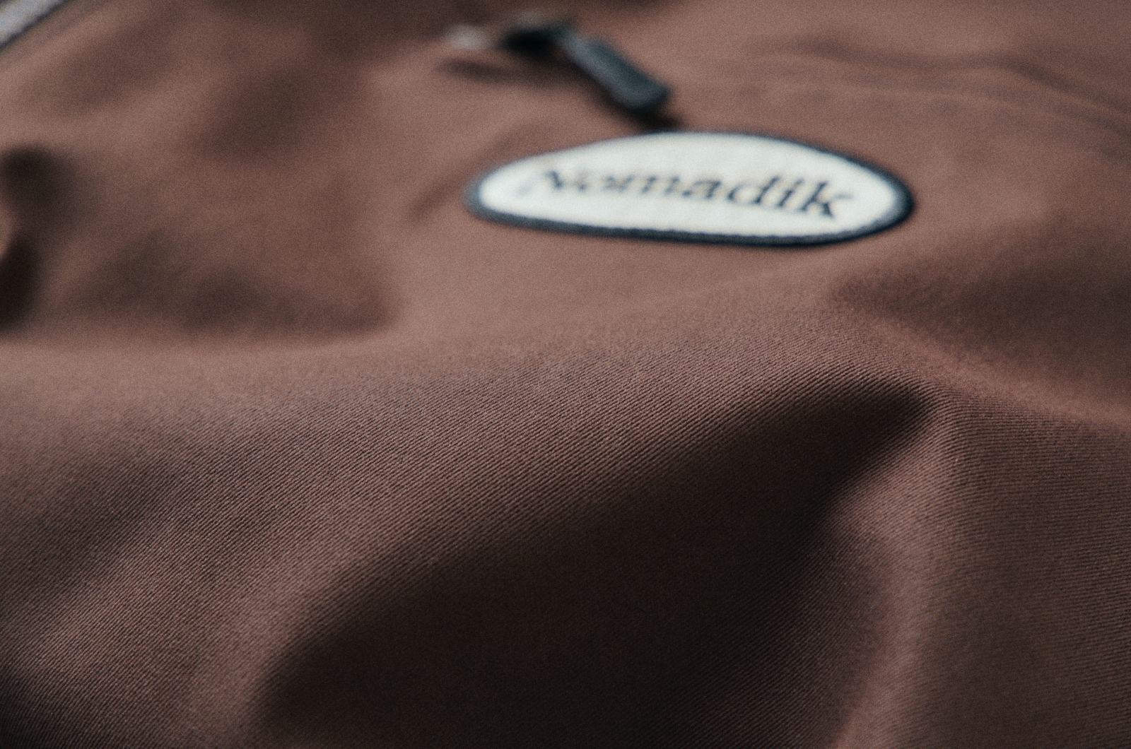 工藤洸平が手掛けるアパレルブランド発のスノーウエア NOMADIK「GRIND」 | スノーボード専門ウェブメディア｜BACKSIDE（バックサイド）公式