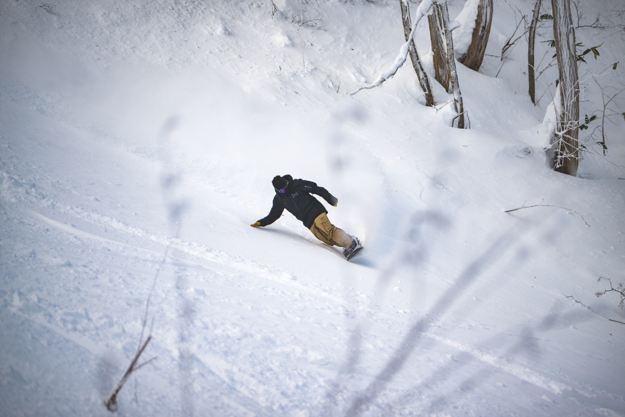 佐藤秀平とパウダーハントの大冒険「BACKSIDE SESSION #8 with SIMS」＠カムイスキーリンクス | BACKSIDE (バックサイド) | スノーボード・ウェブマガジン