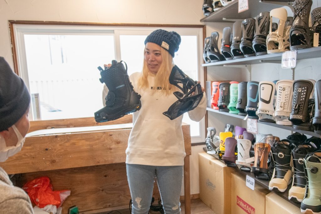 佐藤秀平とパウダーハントの大冒険「BACKSIDE SESSION #8 with SIMS」＠カムイスキーリンクス | BACKSIDE (バックサイド) | スノーボード・ウェブマガジン