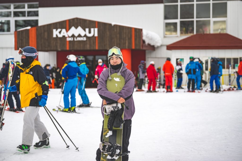 佐藤秀平とパウダーハントの大冒険「BACKSIDE SESSION #8 with SIMS」＠カムイスキーリンクス | BACKSIDE (バックサイド) | スノーボード・ウェブマガジン