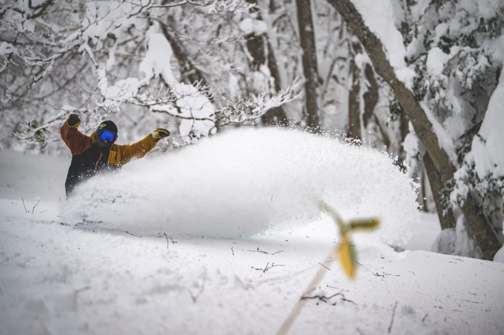 佐藤秀平とパウダーハントの大冒険「BACKSIDE SESSION #8 with SIMS」＠カムイスキーリンクス | BACKSIDE (バックサイド) | スノーボード・ウェブマガジン