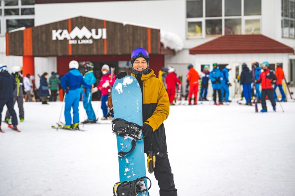 佐藤秀平とパウダーハントの大冒険「BACKSIDE SESSION #8 with SIMS」＠カムイスキーリンクス | BACKSIDE (バックサイド) | スノーボード・ウェブマガジン