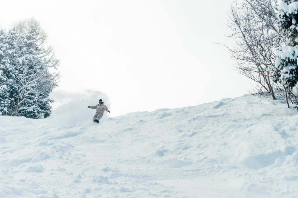 白馬ローカルの山崎恵太と野沢温泉を遊び尽くした「BACKSIDE SESSION #9 with K2」 | スノーボード専門ウェブメディア｜BACKSIDE（バックサイド）公式