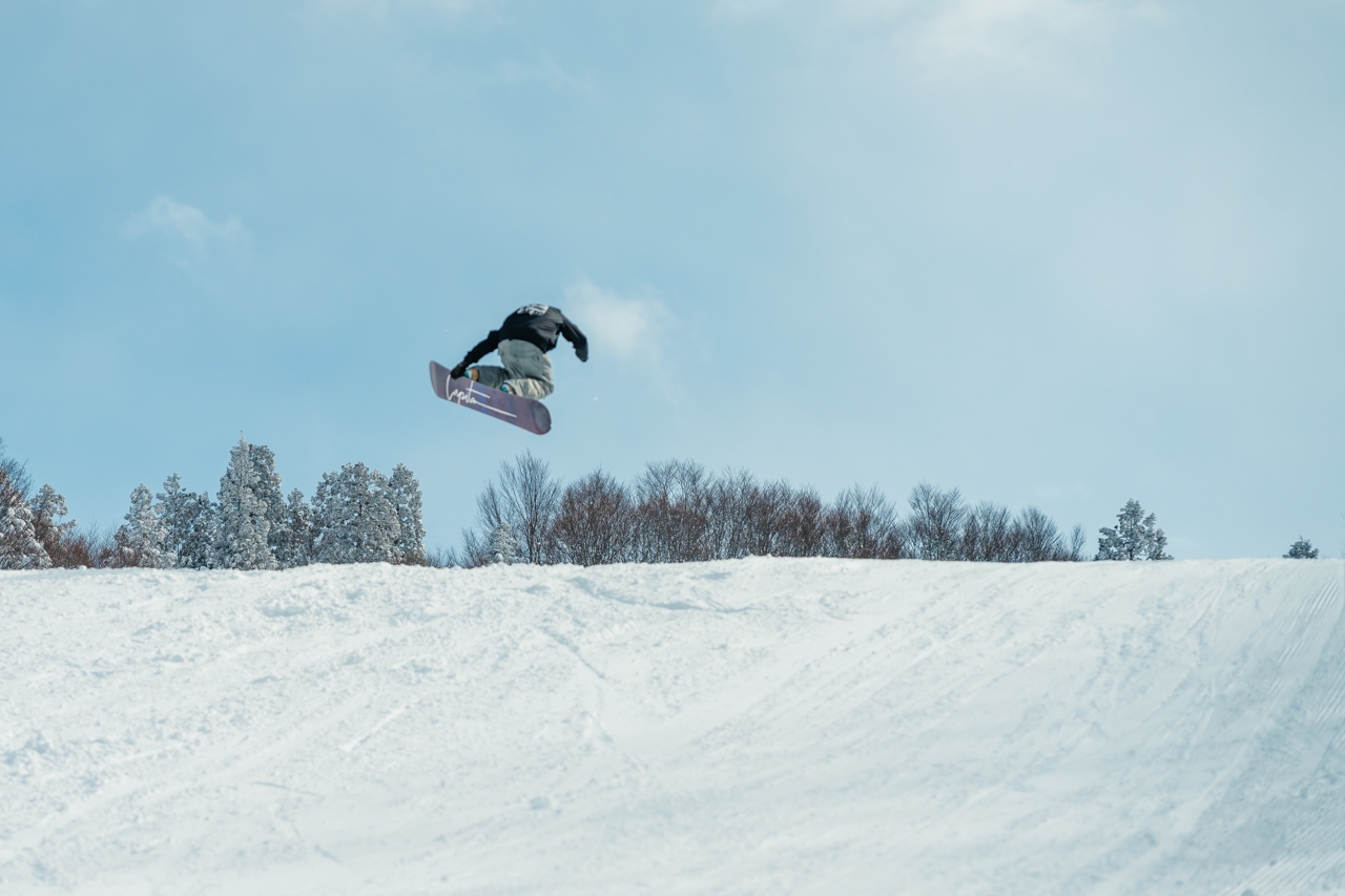 白馬ローカルの山崎恵太と野沢温泉を遊び尽くした「BACKSIDE SESSION #9 with K2」 | スノーボード専門ウェブメディア｜BACKSIDE（バックサイド）公式